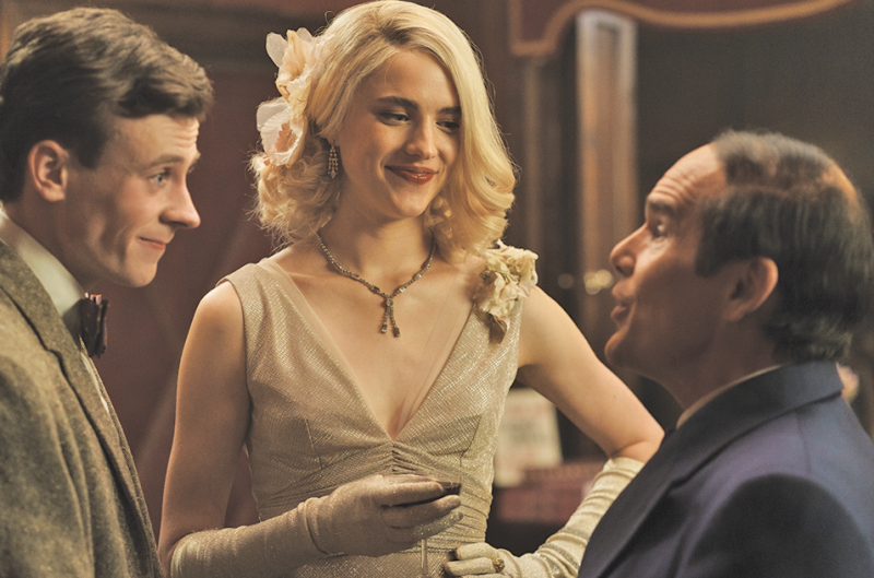 Blue Moon Is a Hangout Film Featuring Ethan Hawke as Broadway Lyricist ...